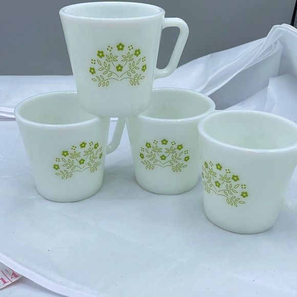 Pyrex | Dining | Vintage Pyrex Set 4 Milk Glass Flower Coffee Mugs ...